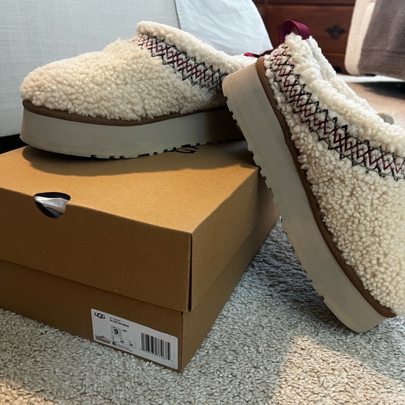 UGG | Shoes | Ugg Tazz Maxi Curly Slide In Ivory | Poshmark